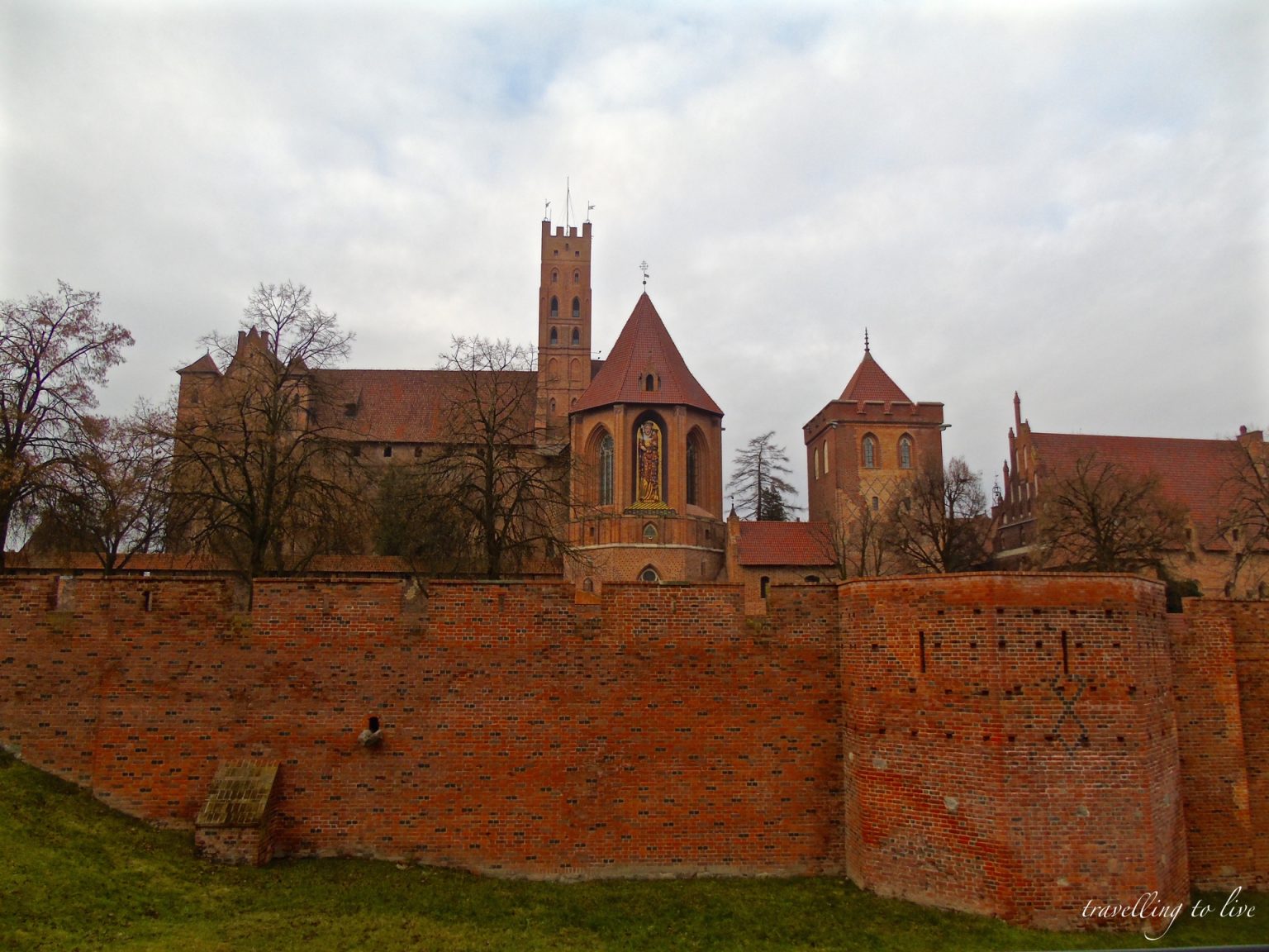 Castillo de Malbork, un imprescindible en Polonia | Travelling to live