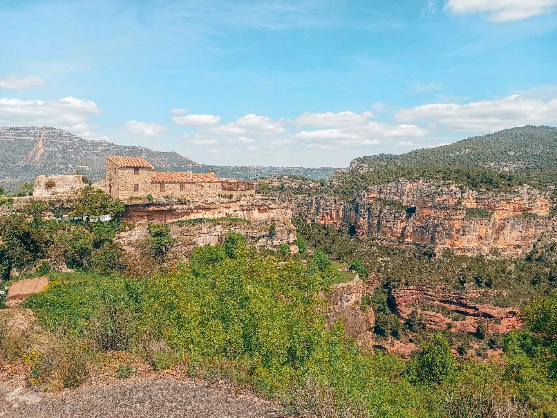 Siurana, un pueblo mágico en Tarragona | Travelling to live