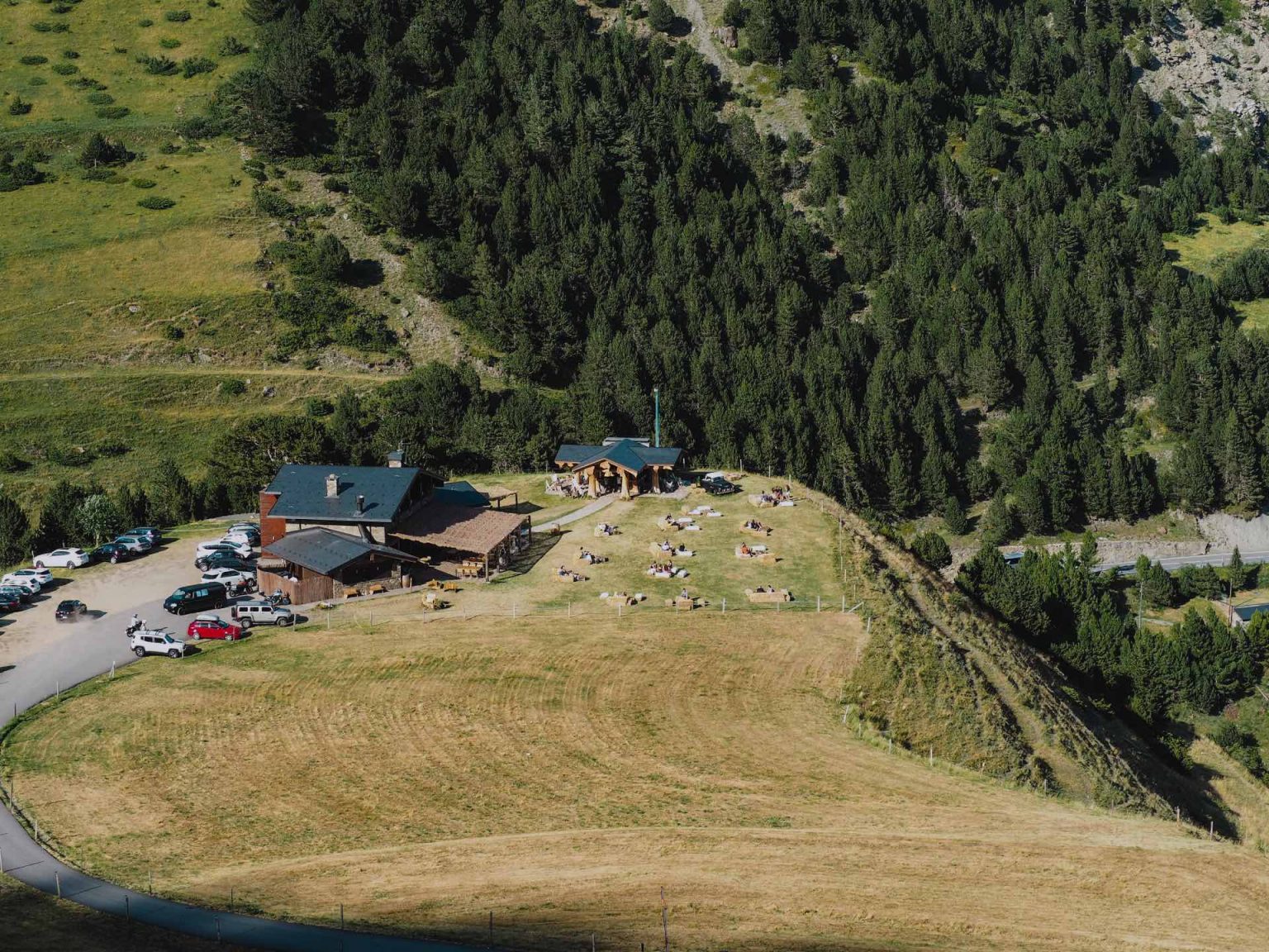 Canillo, uno de los pueblos más bonitos de Andorra | Travelling to live